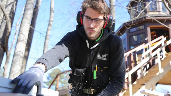 Shaq Takes It To The Trees! | Treehouse Masters | Videos | discovery+