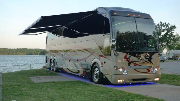 Tour Bus, Toy Hauler, Sprinter | Extreme RVs | Videos | discovery+