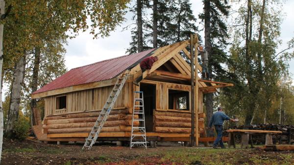 Alaskan Mobile Home | Building Alaska | Videos | discovery+