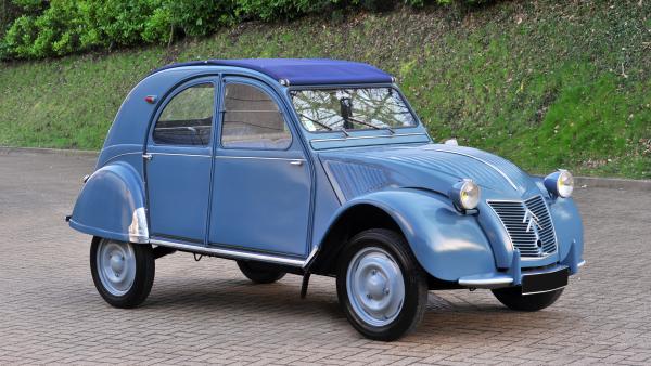Citroen 2CV | Wheeler Dealers | Videos | discovery+